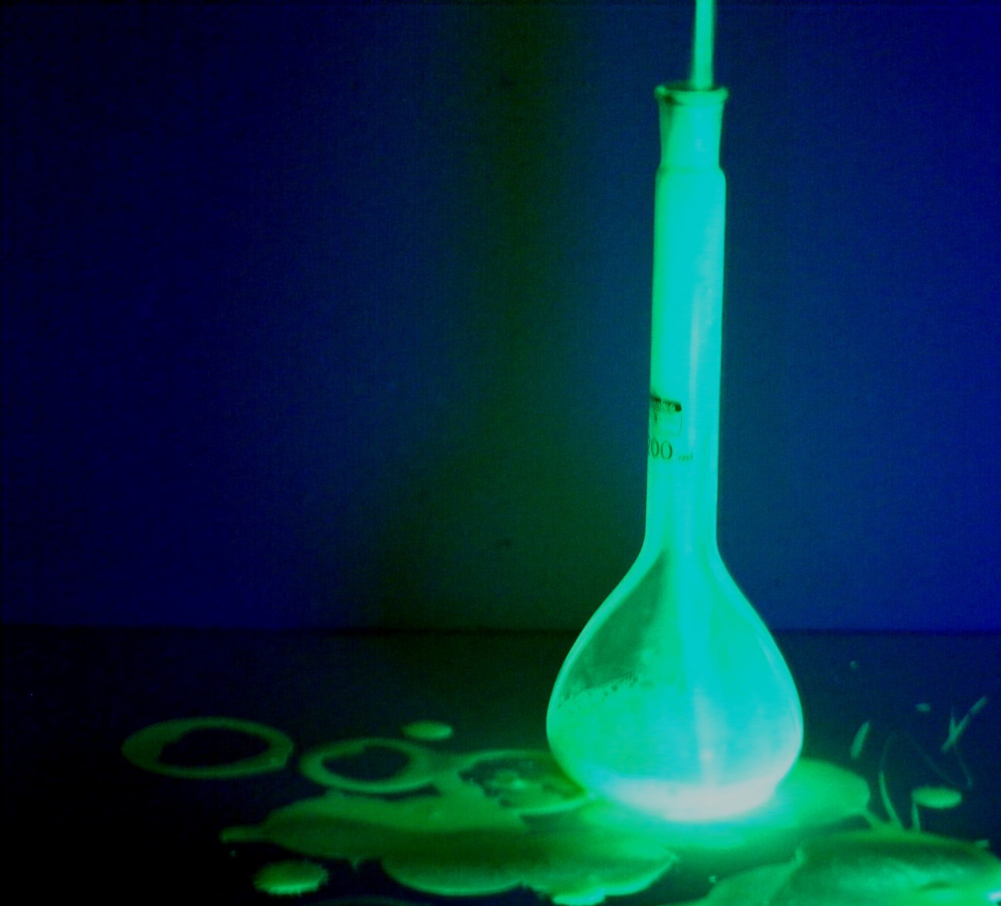 Make Glowing Fluorescent Liquid | Spooky Halloween Science