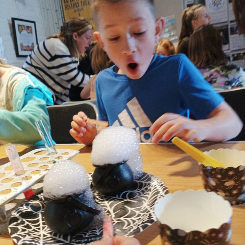 Family & Children's Entertainment - Dry Ice Potions