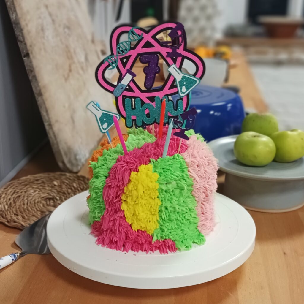 Science Cakes for Your Child’s Science Party | Devon Science